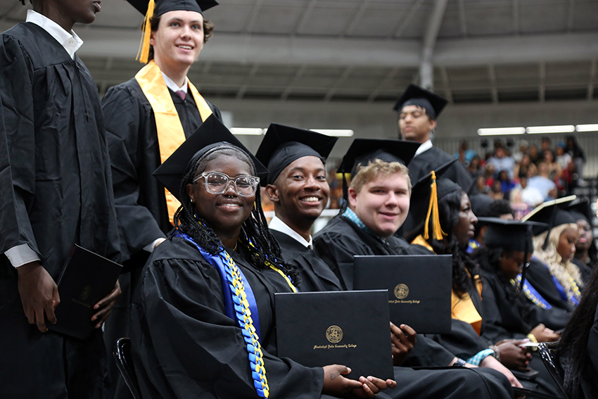 MDCC - MDCC Graduates 171 Academic and CTE Students