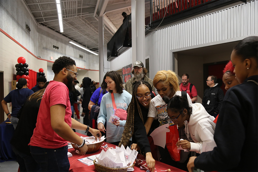 MDCC - MDCC Welcomes Over 500 Students for High School Preview Day